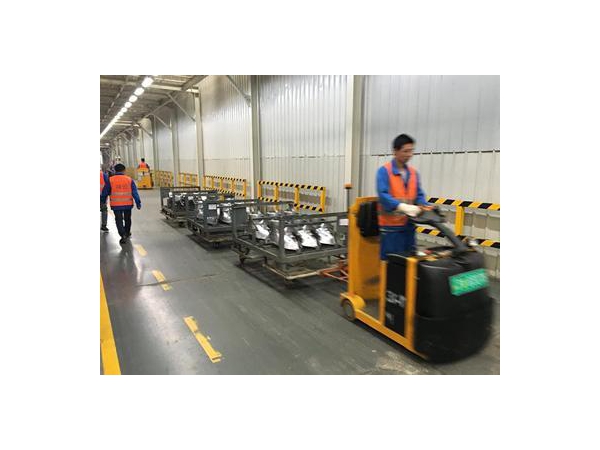 Stand-Up 3,000-5,000kg Electric Powered Tugger | Industrial Vehicle ...